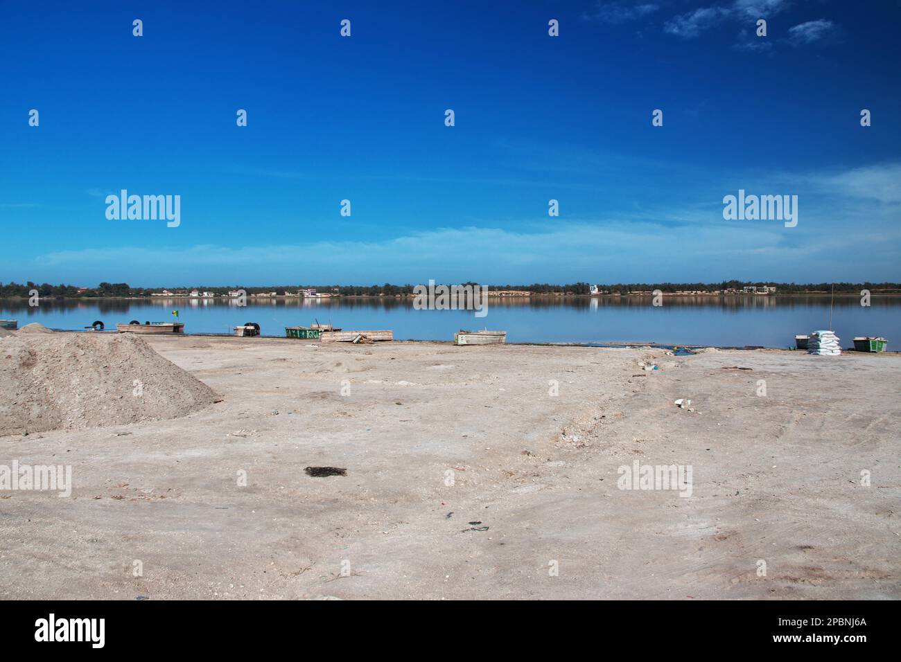 Lake Retba, Lac rose close Dakar, Senegal, West Africa Stock Photo - Alamy