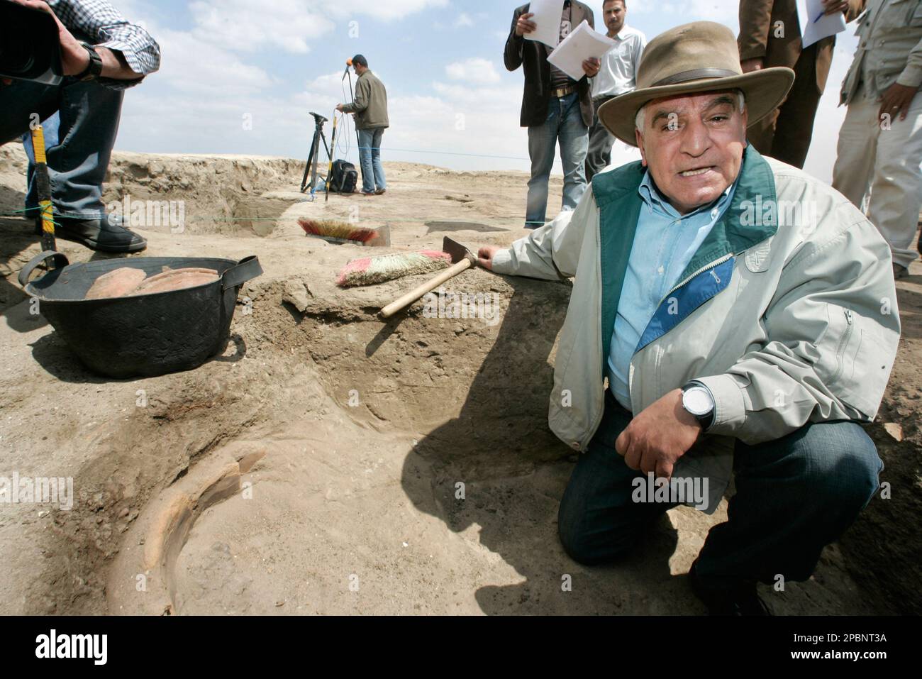 Head of Egypt's Supreme Council of Antiquities Dr. Zahi Hawass, right ...