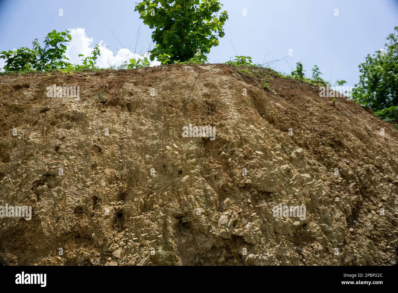 Soil slide house fall hi-res stock photography and images - Alamy