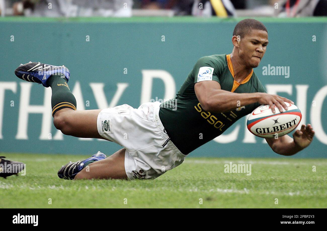 South Africa's Ryno Benjamin scores try at the match against Wales ...