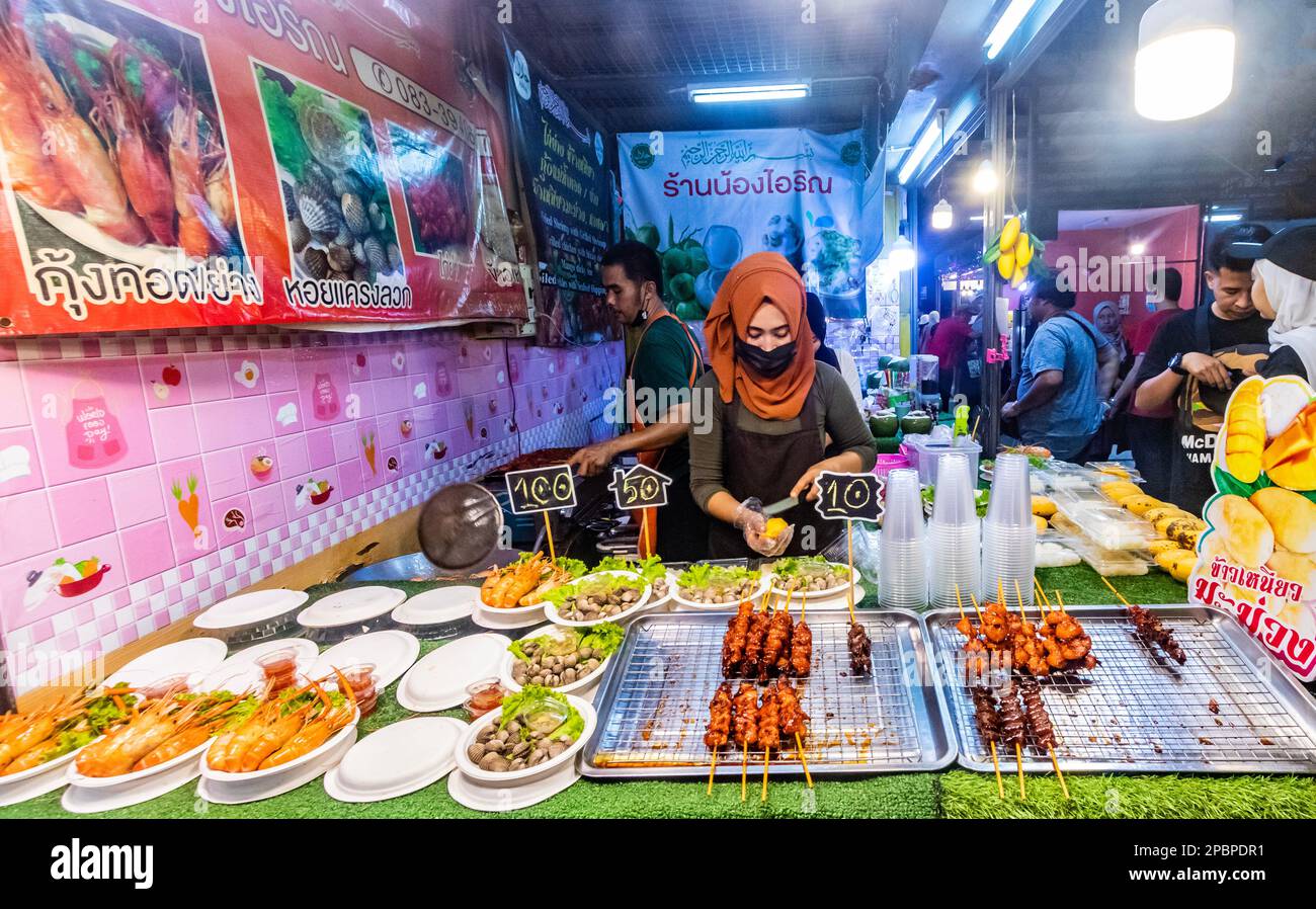 Asean night bazaar (market) Hat Yai Southern Thailand Stock Photo - Alamy