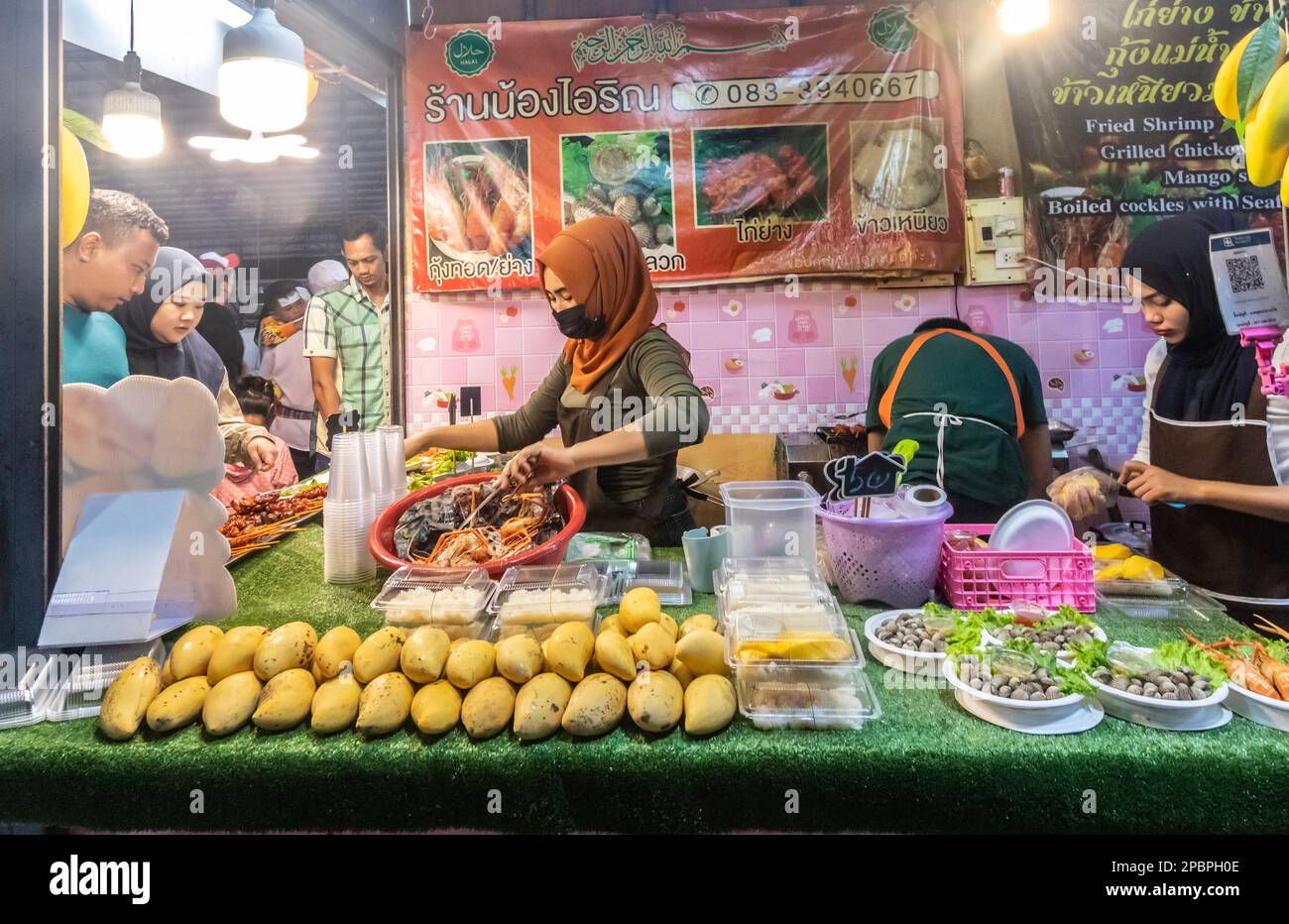 Asean night bazaar hi-res stock photography and images - Alamy