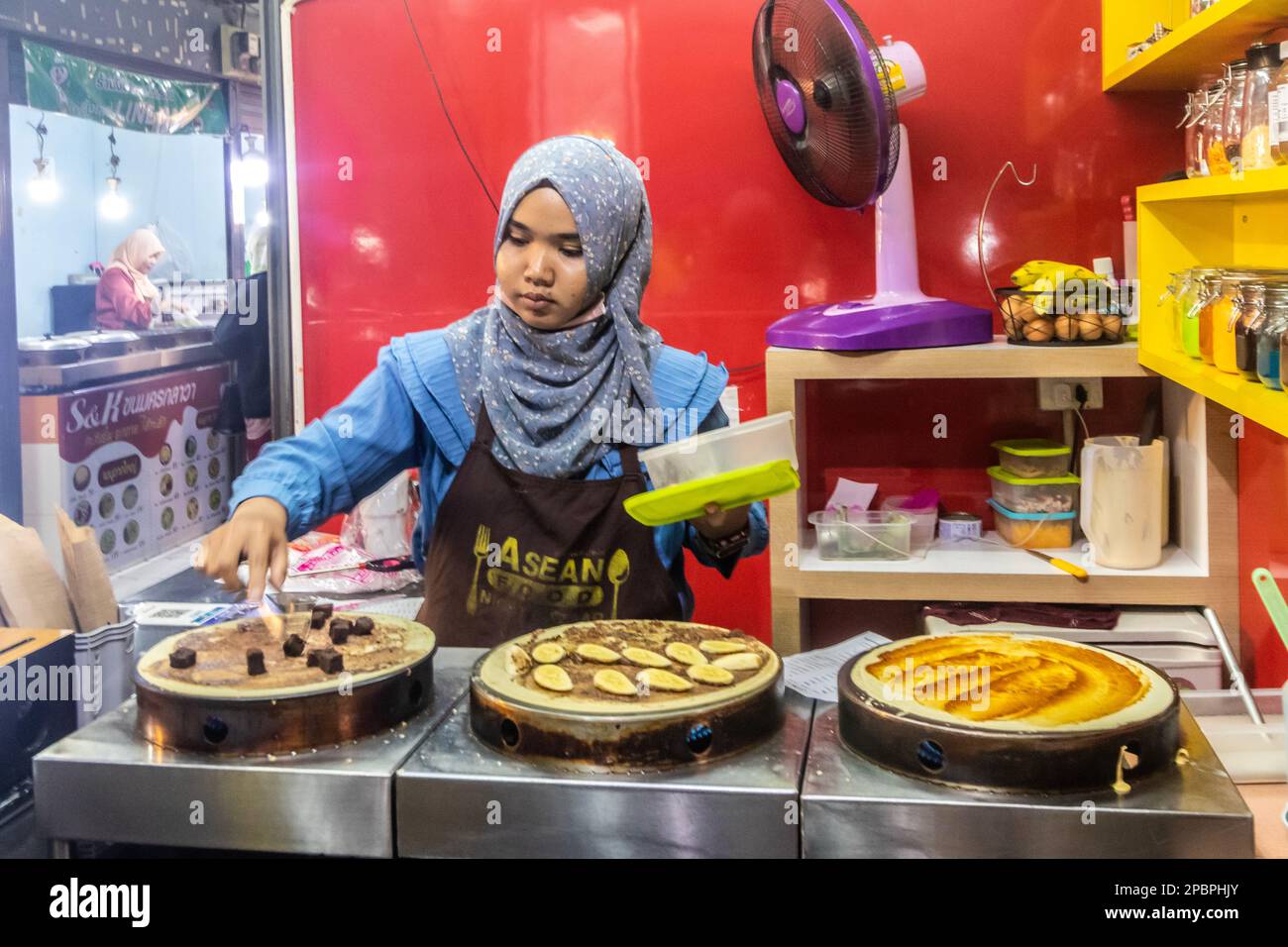 Asean night bazaar (market) Hat Yai Southern Thailand Stock Photo - Alamy