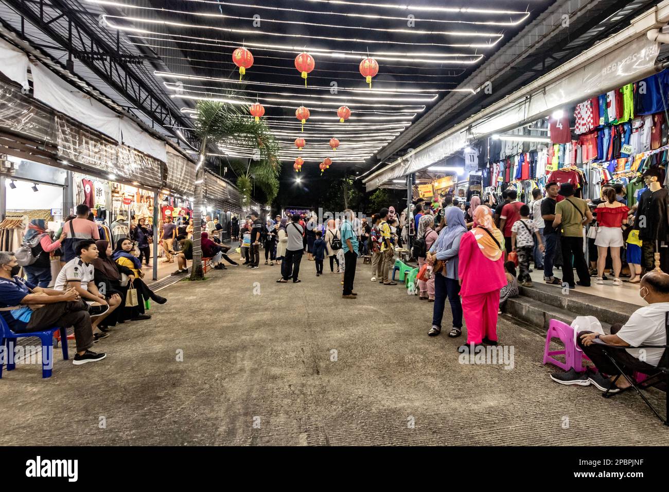 Asean night bazaar (market) Hat Yai Southern Thailand Stock Photo - Alamy