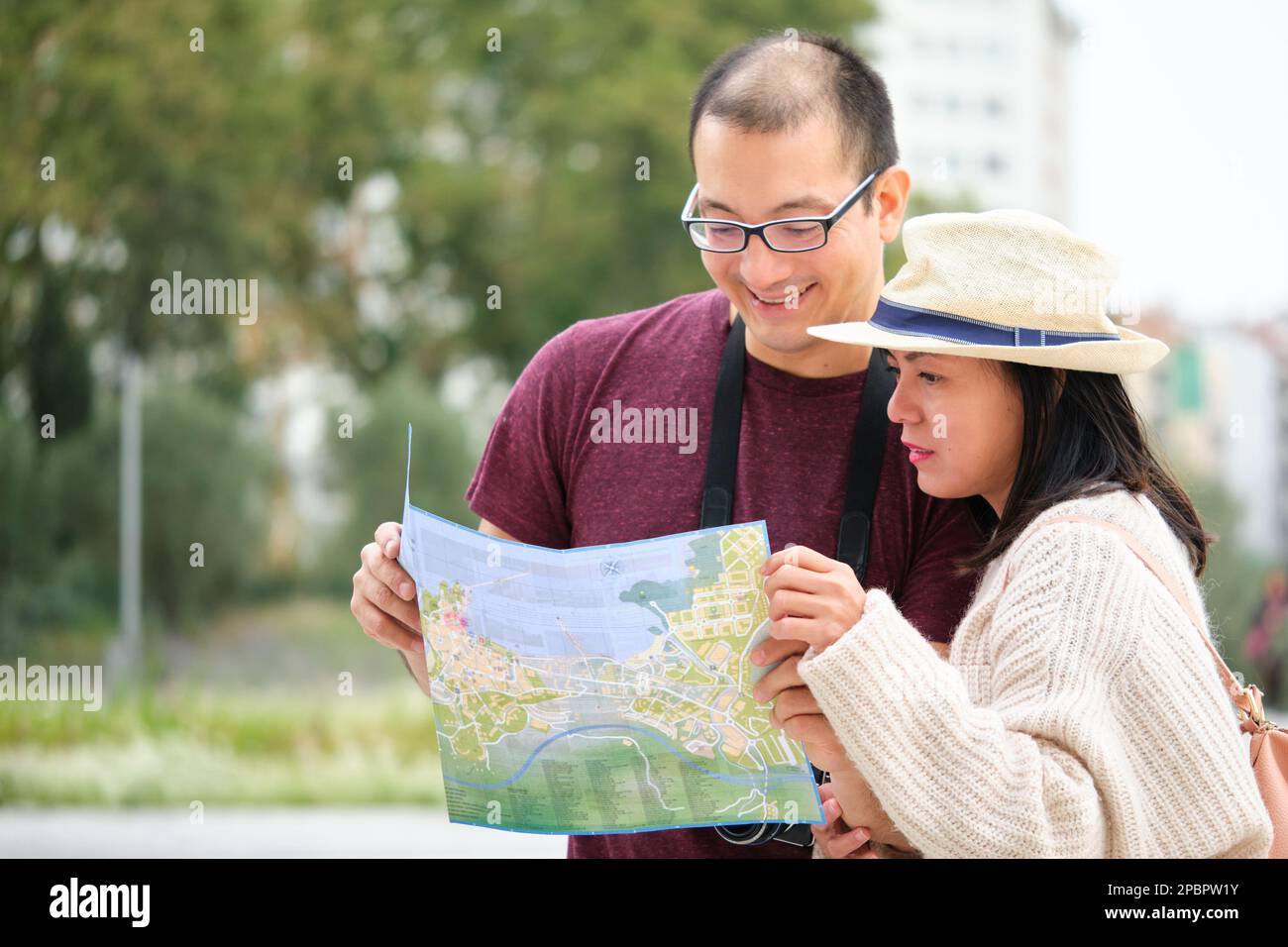 Tourists spain couple guide hi-res stock photography and images - Alamy