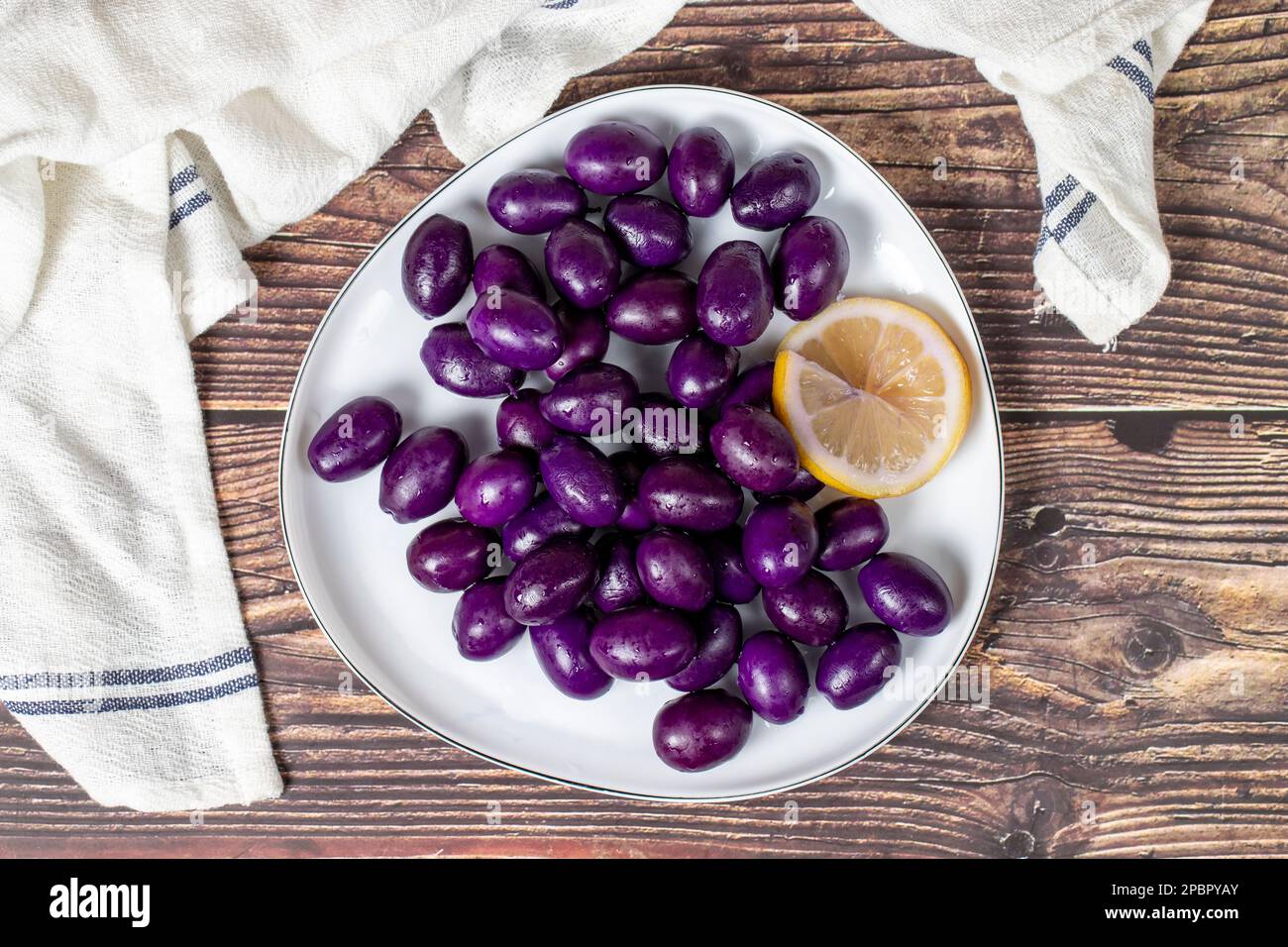 Kalamata olive hi-res stock photography and images - Alamy