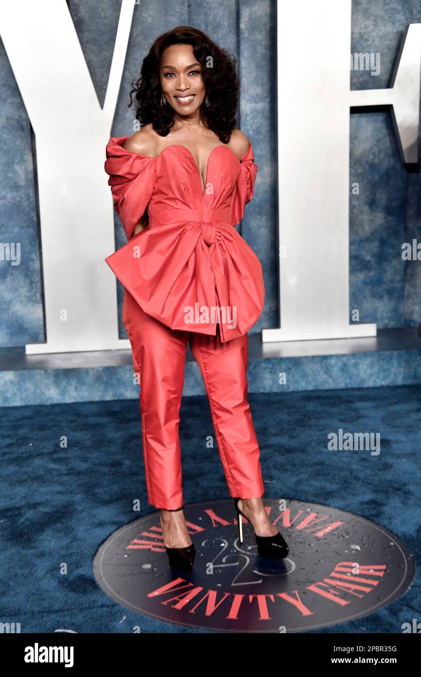 Angela Bassett arrives at the Vanity Fair Oscar Party on Sunday, March ...
