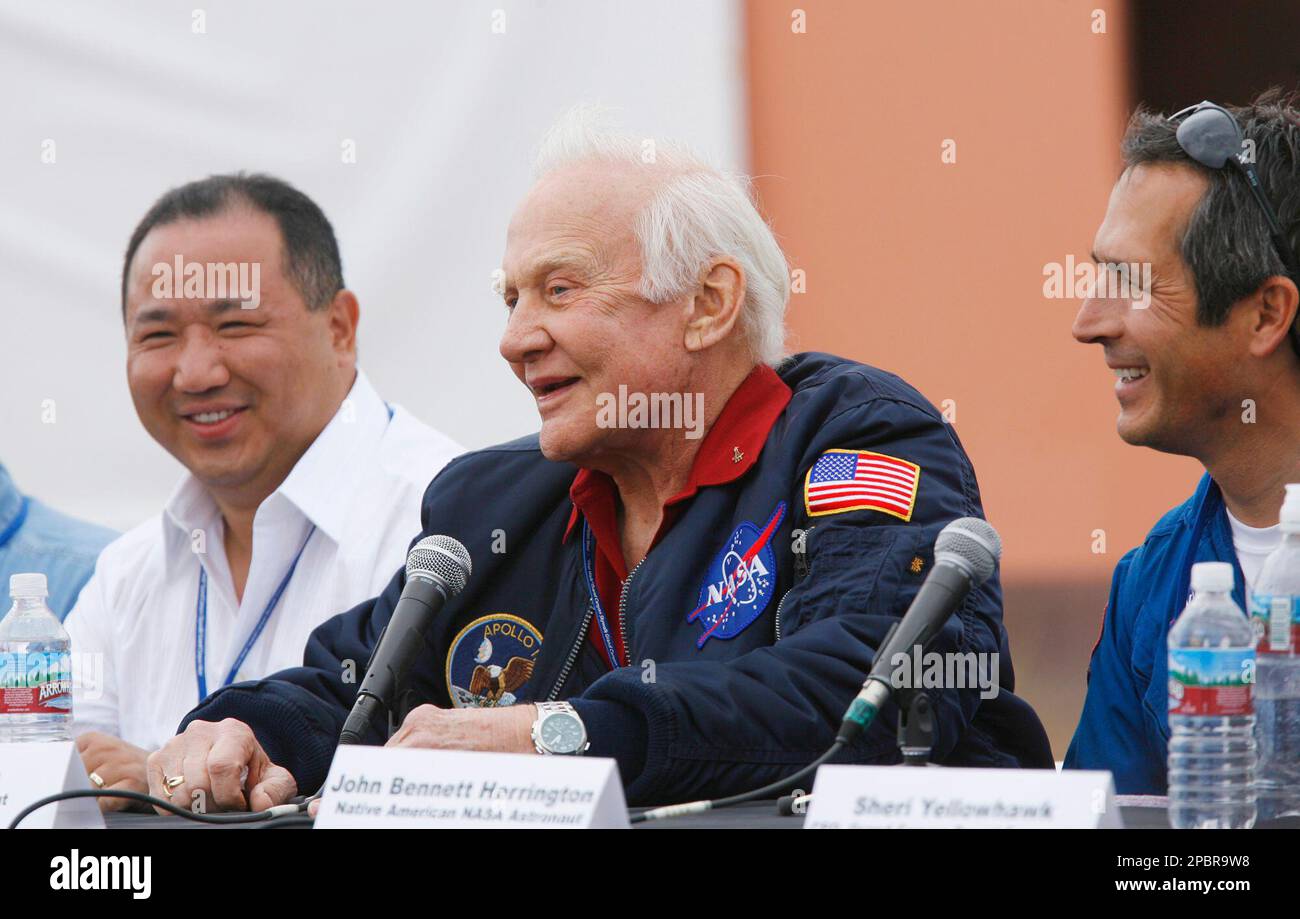 Las Vegas businessman David Jin, left, Apollo 11 astronaut Buzz Aldrin, center, and Native ...