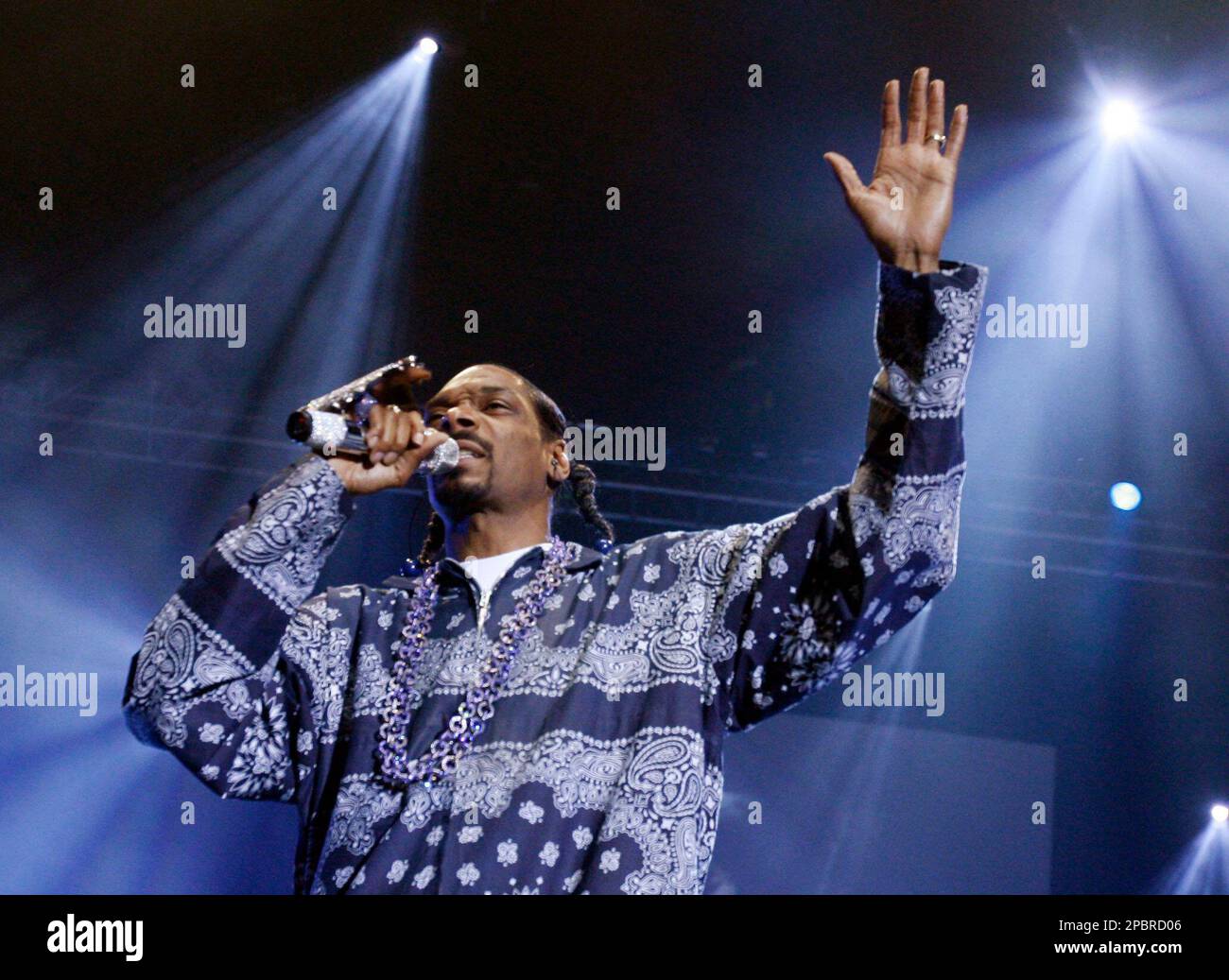 US rapper Snoop Dogg performs on stage of the Hallenstadion in Zurich ...