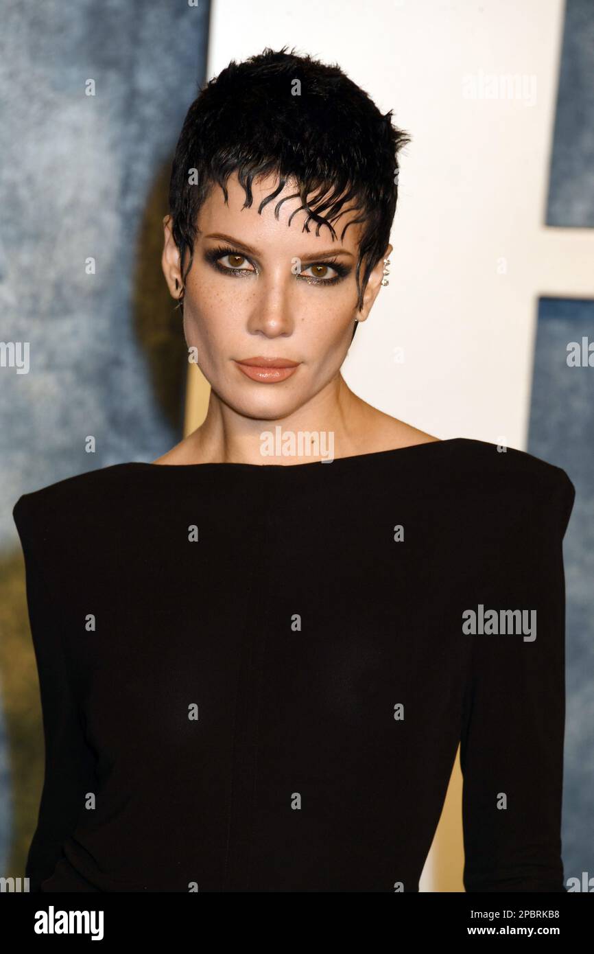 Beverly Hills, Ca. 12th Mar, 2023. Halsey at the 2023 Vanity Fair Oscar ...