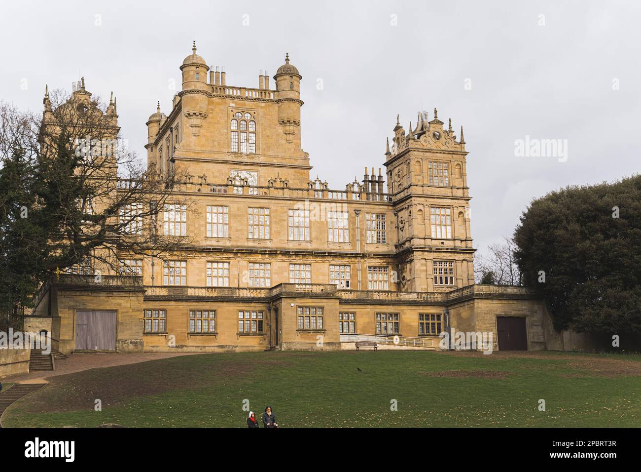 Wollaton Hall was designed by Robert Smythson and built by Sir Francis ...