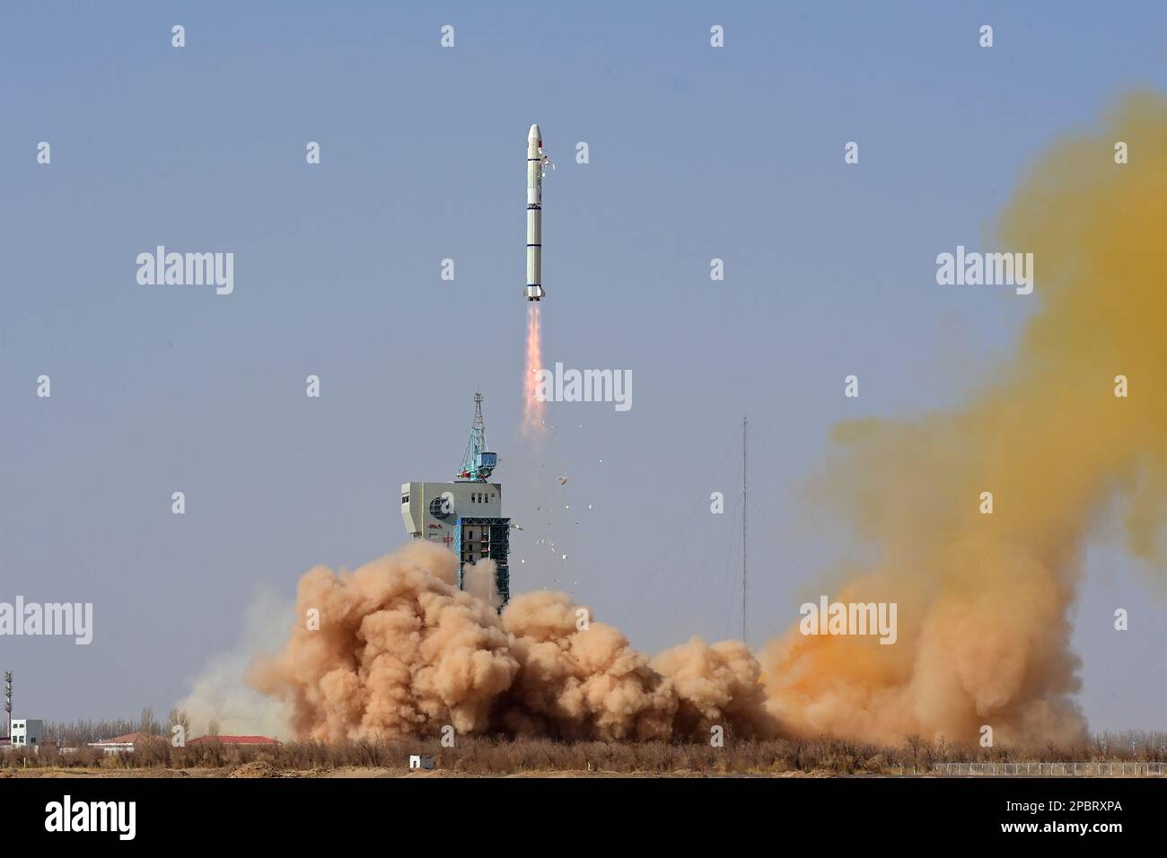 Long march 2c hi-res stock photography and images - Alamy