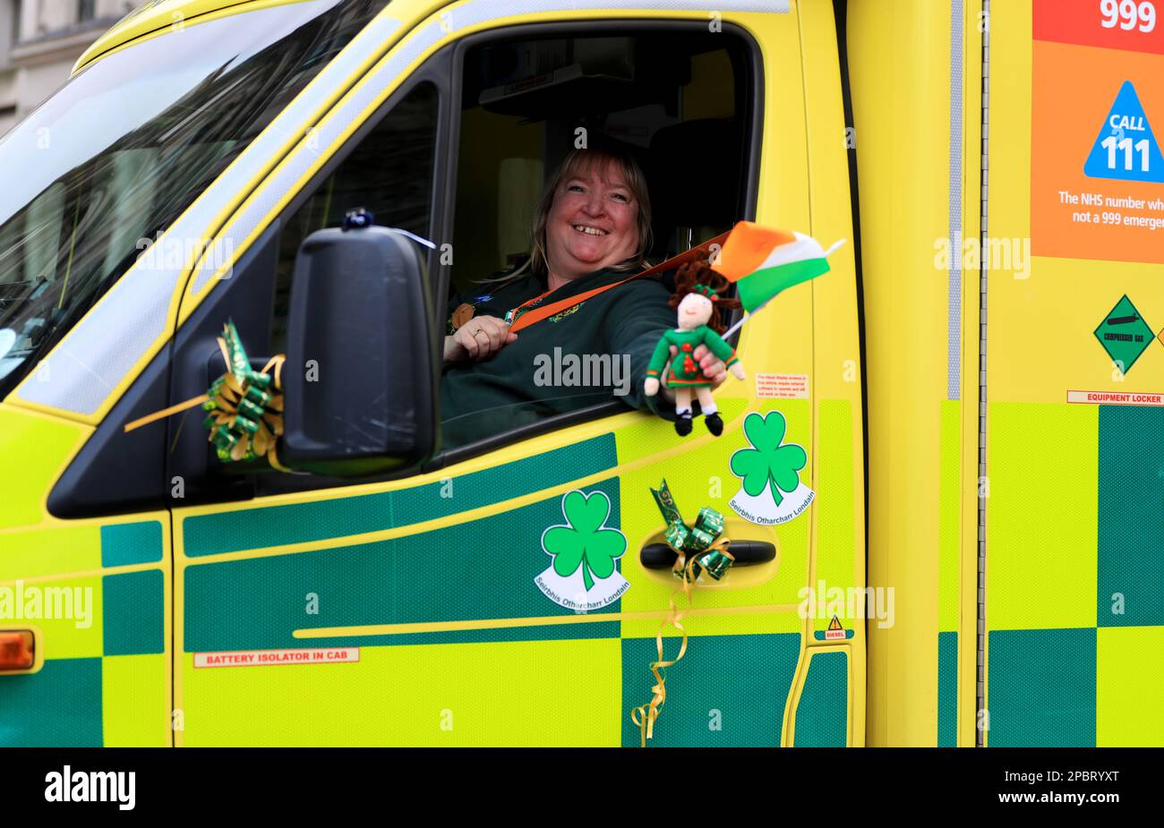 Nhs staff member hi-res stock photography and images - Alamy