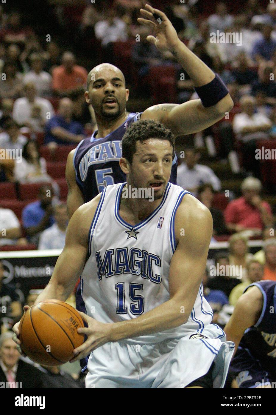 Orlando Magic forward Hedo Turkoglu (15), of Turkey, looks for someone ...