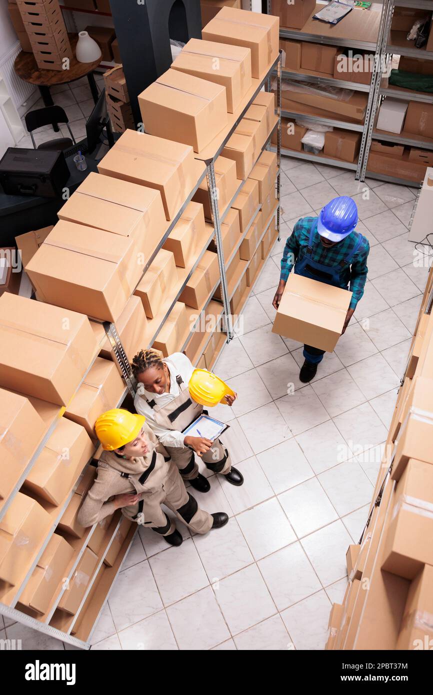 Warehouse top view workers boxes hi-res stock photography and images ...