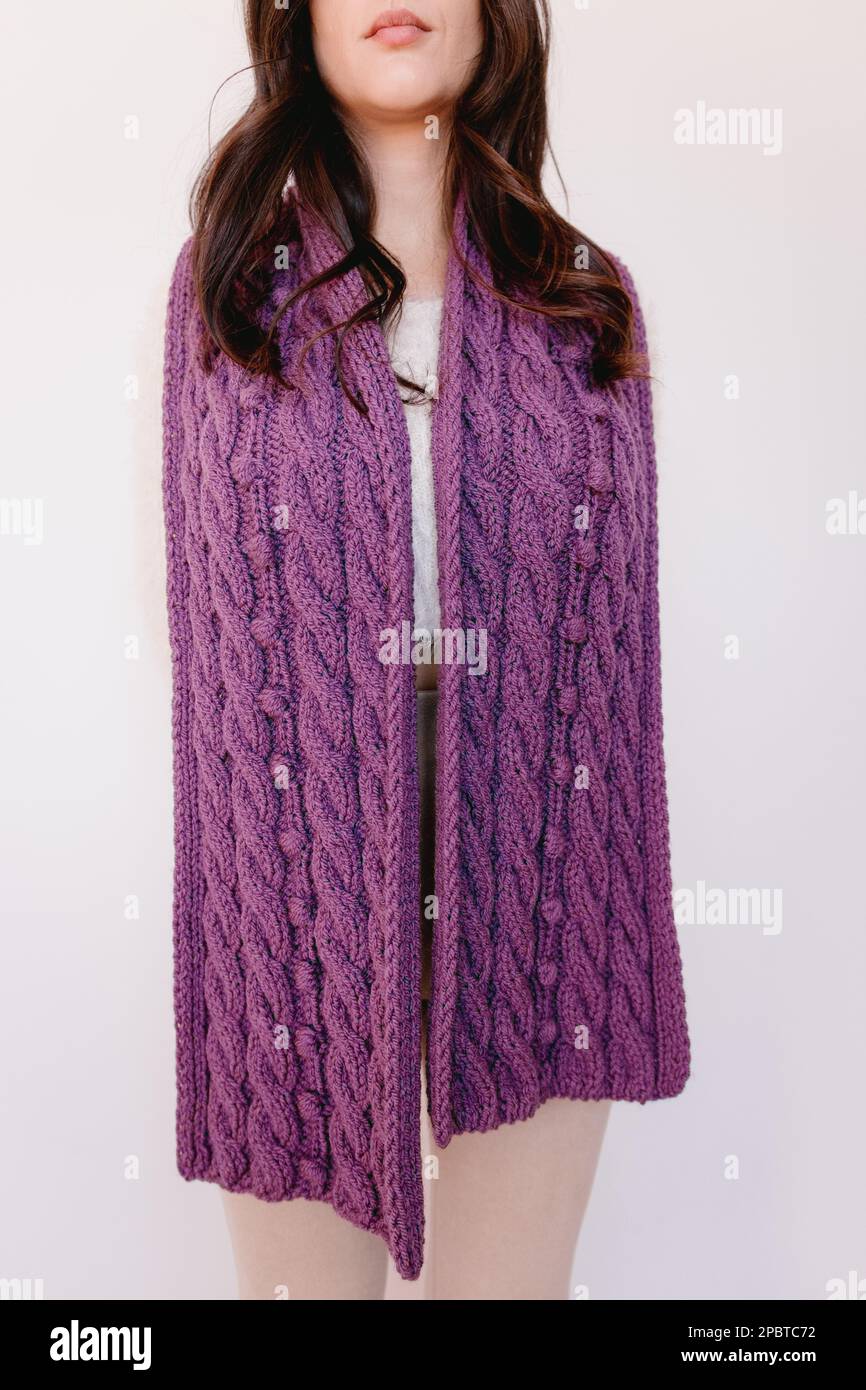 Woman wearing knitted headband hi-res stock photography and images - Alamy