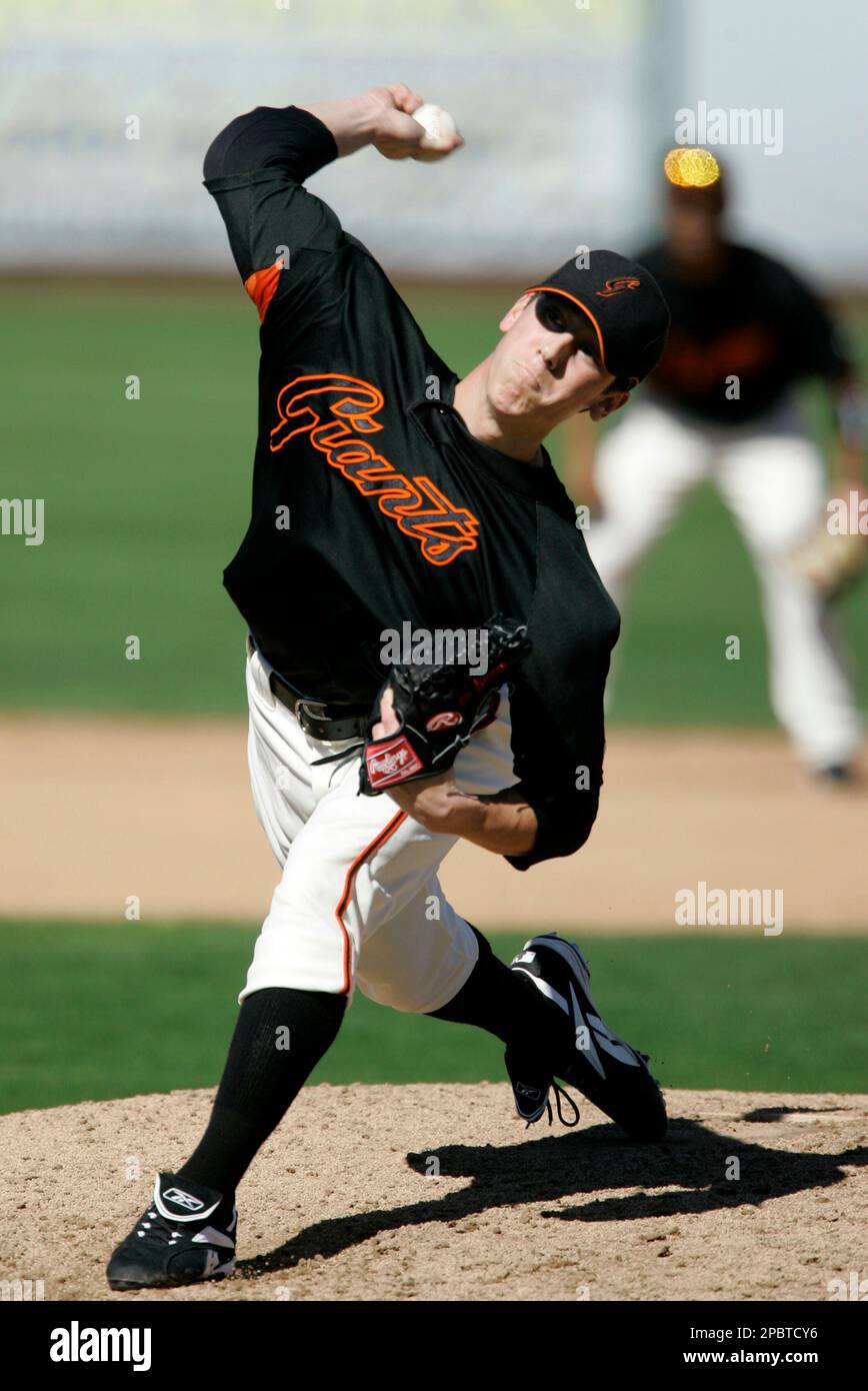 San Francisco Giants' Tim Lincecum pitches to the Seattle Mariners in ...