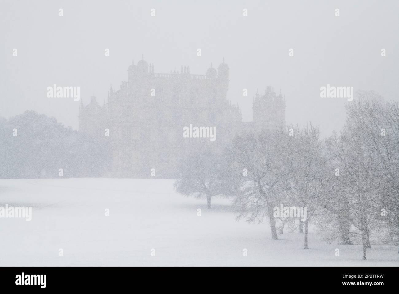 Heavy snow at Wollaton Park in Nottingham, Nottinghamshire England UK ...
