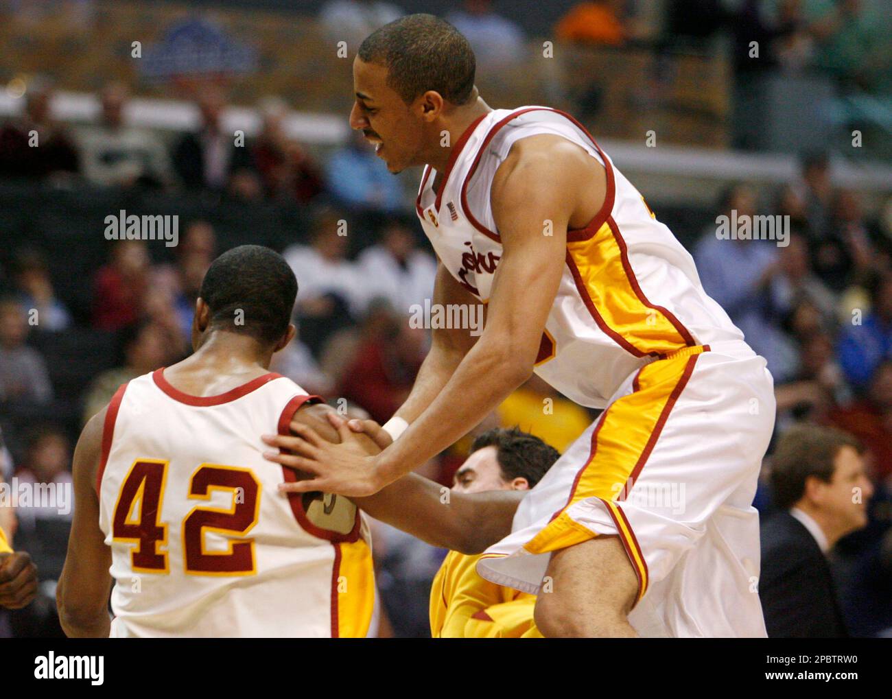 Southern California's Dwight Lewis, right, and RouSean Cromwell ...