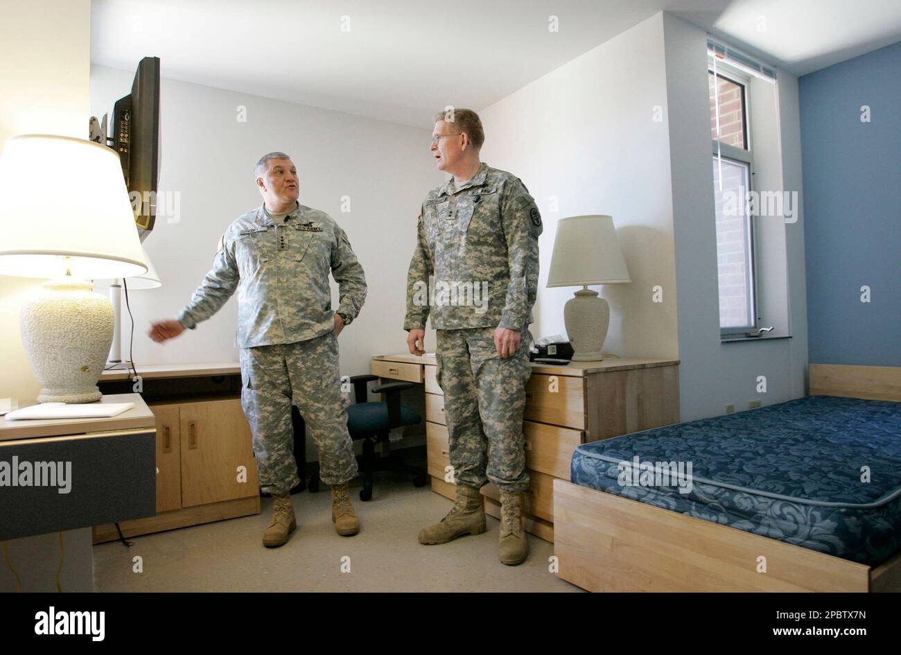 Army Vice Chief of Staff Gen. Richard Cody, left, and Walter Reed ...
