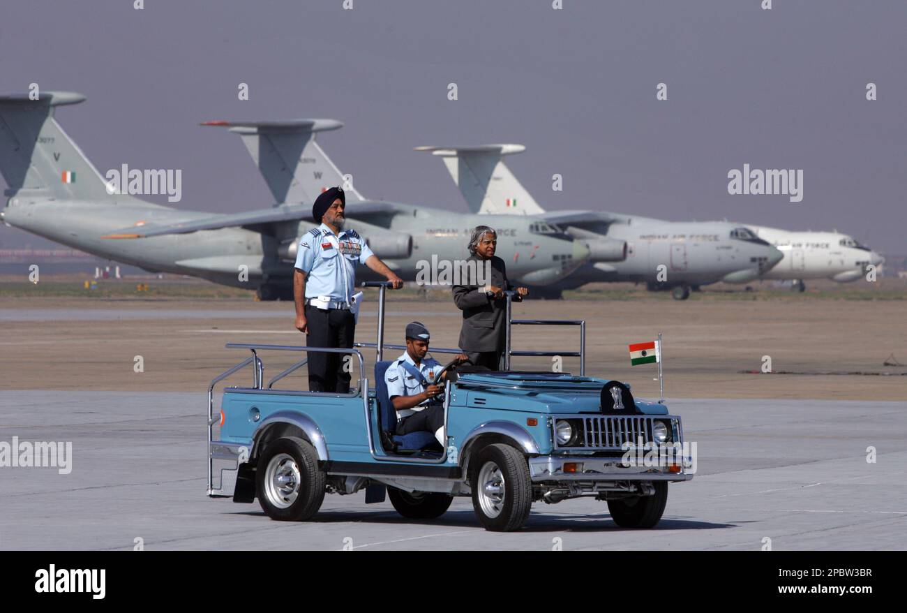 Indian President APJ Abdul Kalam, right, reviews the parade, unseen, in ...