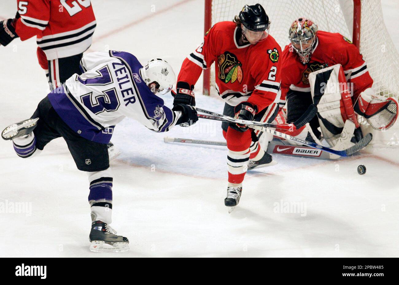 Los Angeles Kings' John Zeiler shoots against Chicago Blackhawks ...