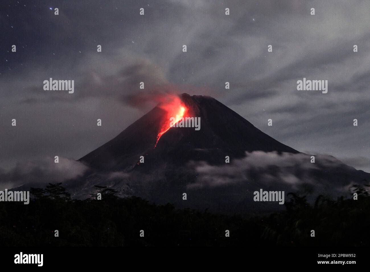 March 12, 2023, SLEMAN, YOGYAKARTA, INDONESIA: It was seen that Mount ...