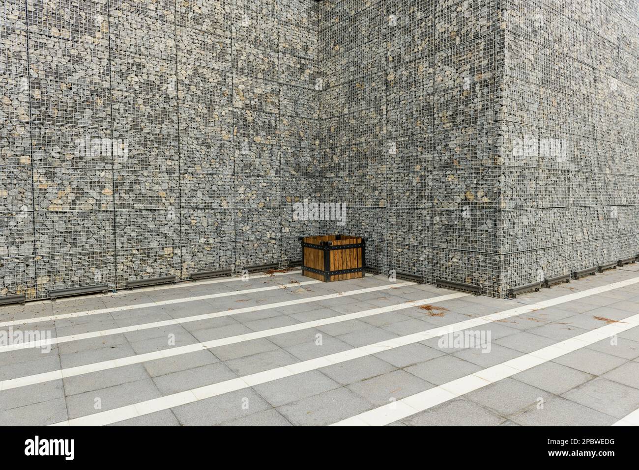 Rubble retaining wall hi-res stock photography and images - Alamy