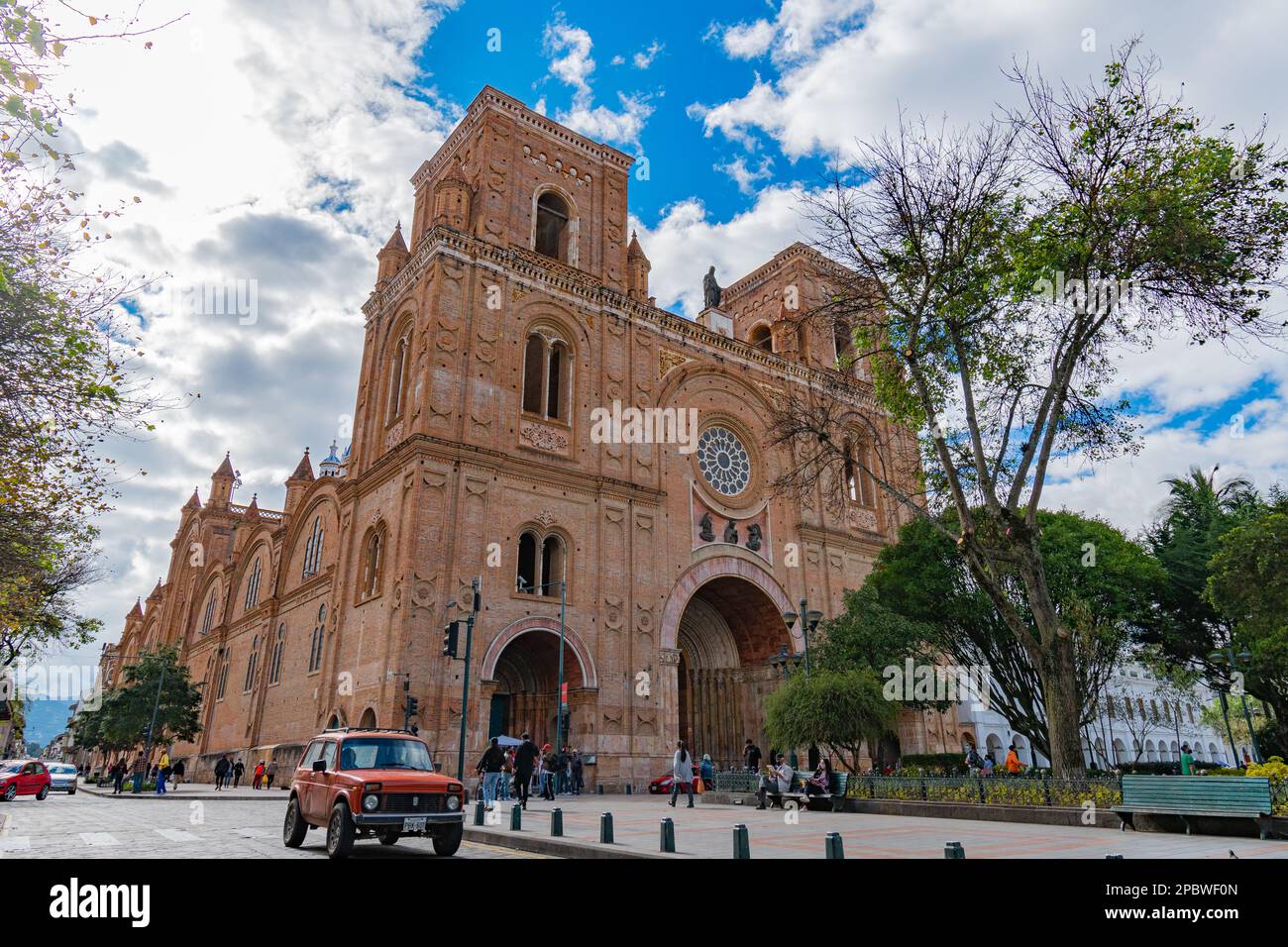 Catedral de cuenca ecuador hi-res stock photography and images - Alamy