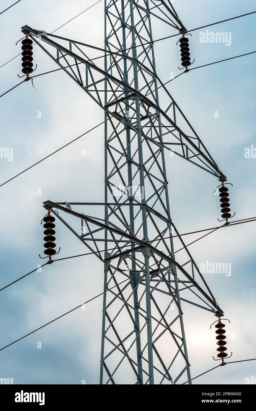 Electricity pylon overhead powerline hi-res stock photography and ...