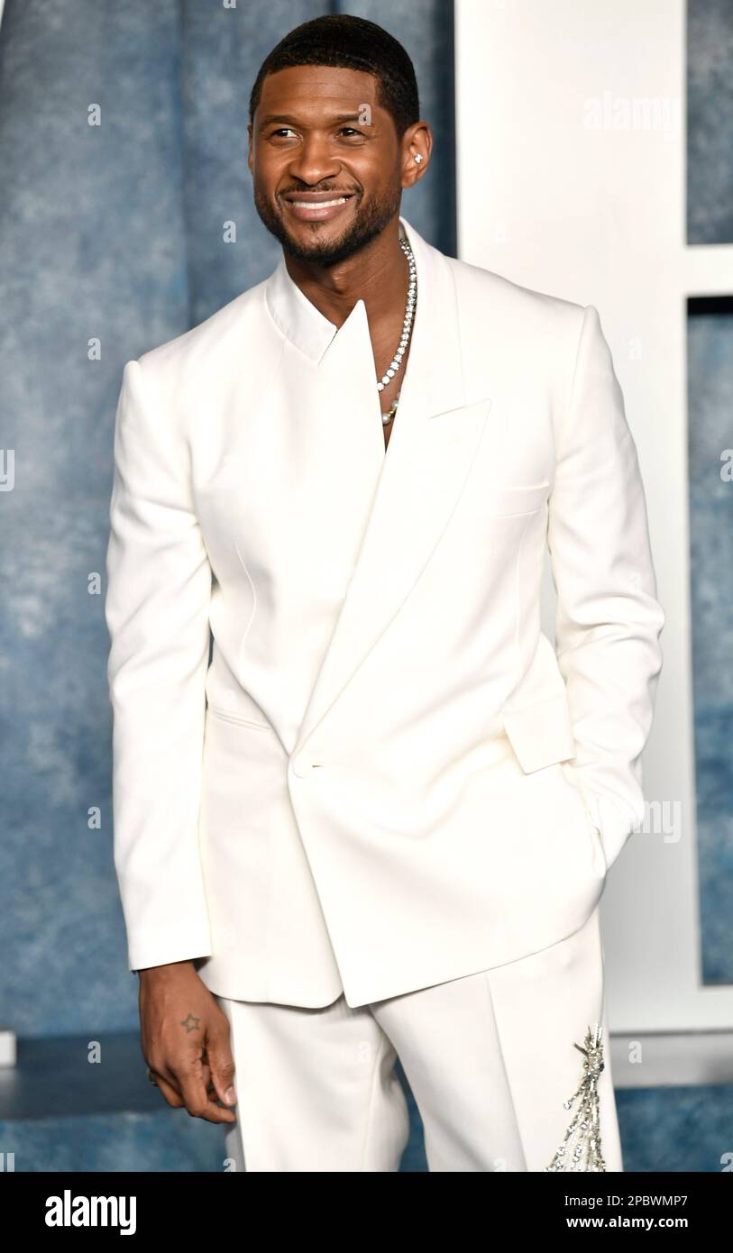 Usher arrives at the Vanity Fair Oscar Party on Sunday, March 12, 2023 ...
