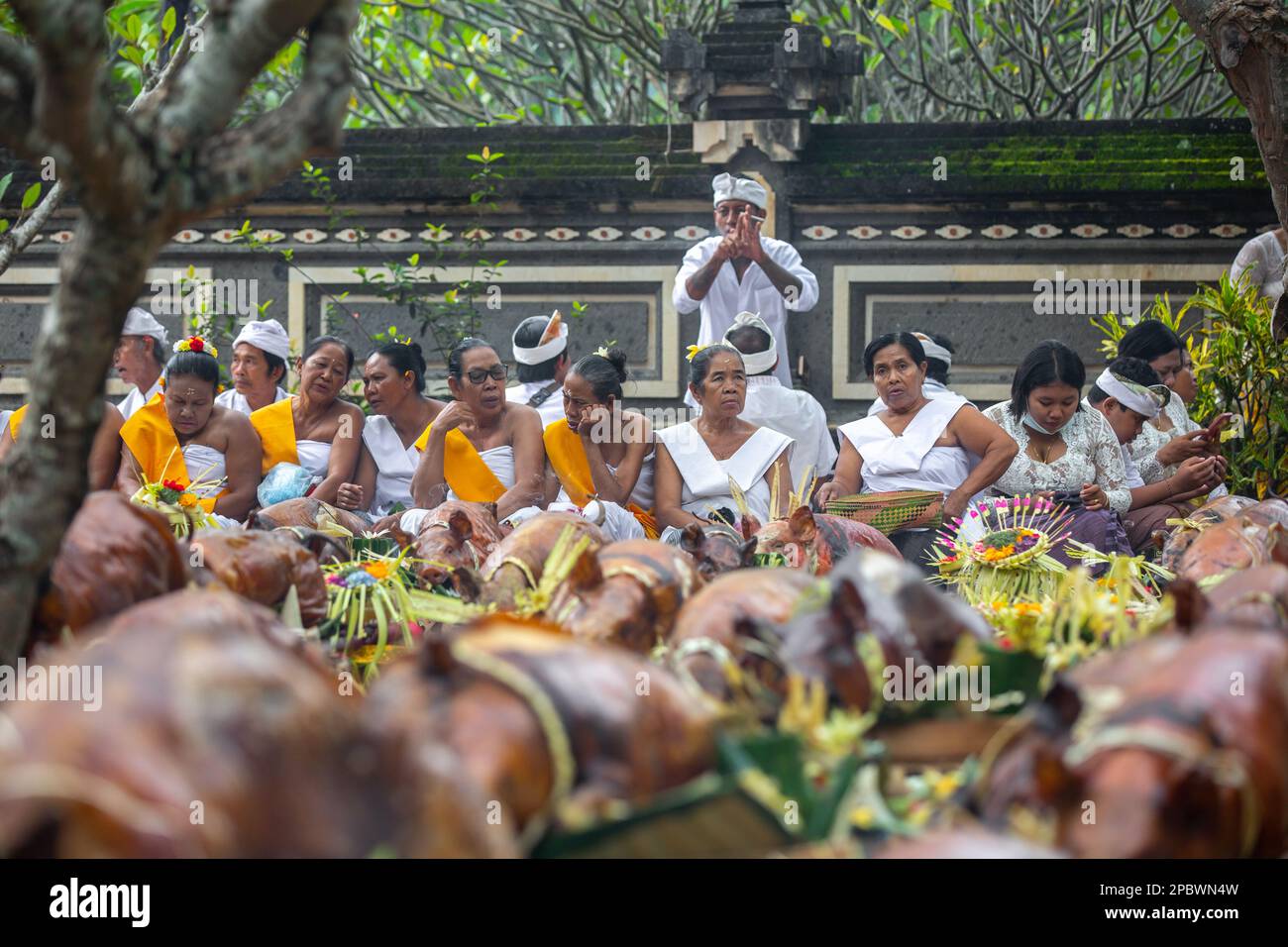 Usaba sumbu hi-res stock photography and images - Alamy
