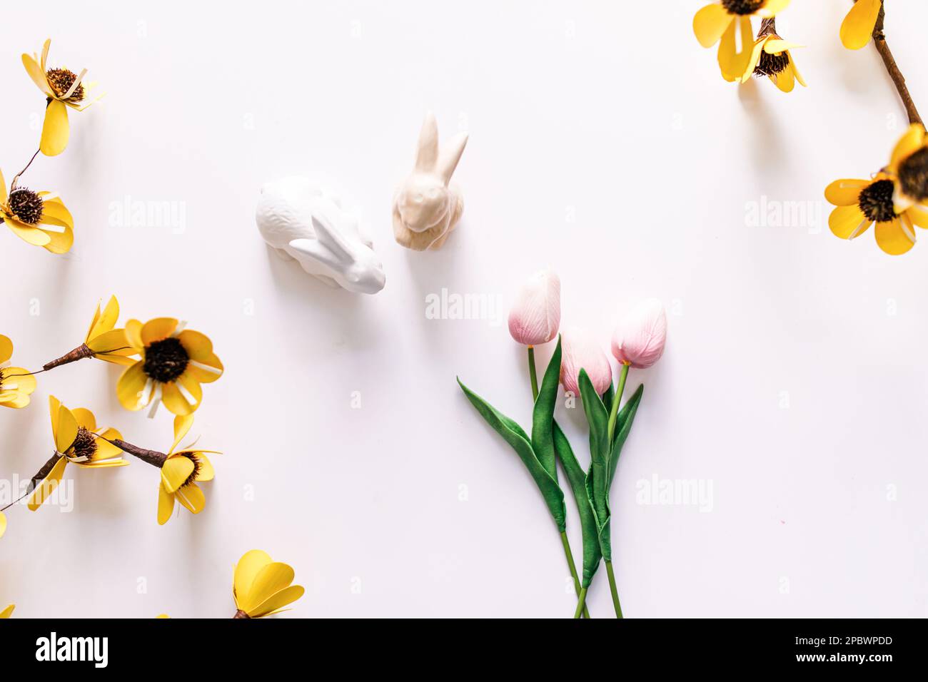 Spring bunnies rabbits hi-res stock photography and images - Alamy