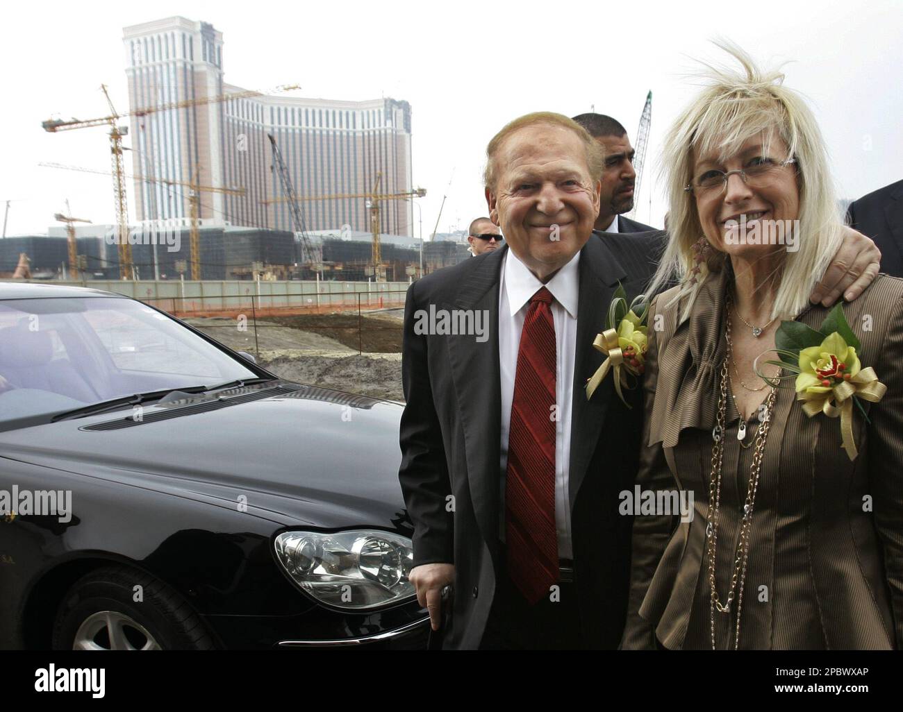 Sheldon Adelson, left, chairman and Chief executive officer of Las ...
