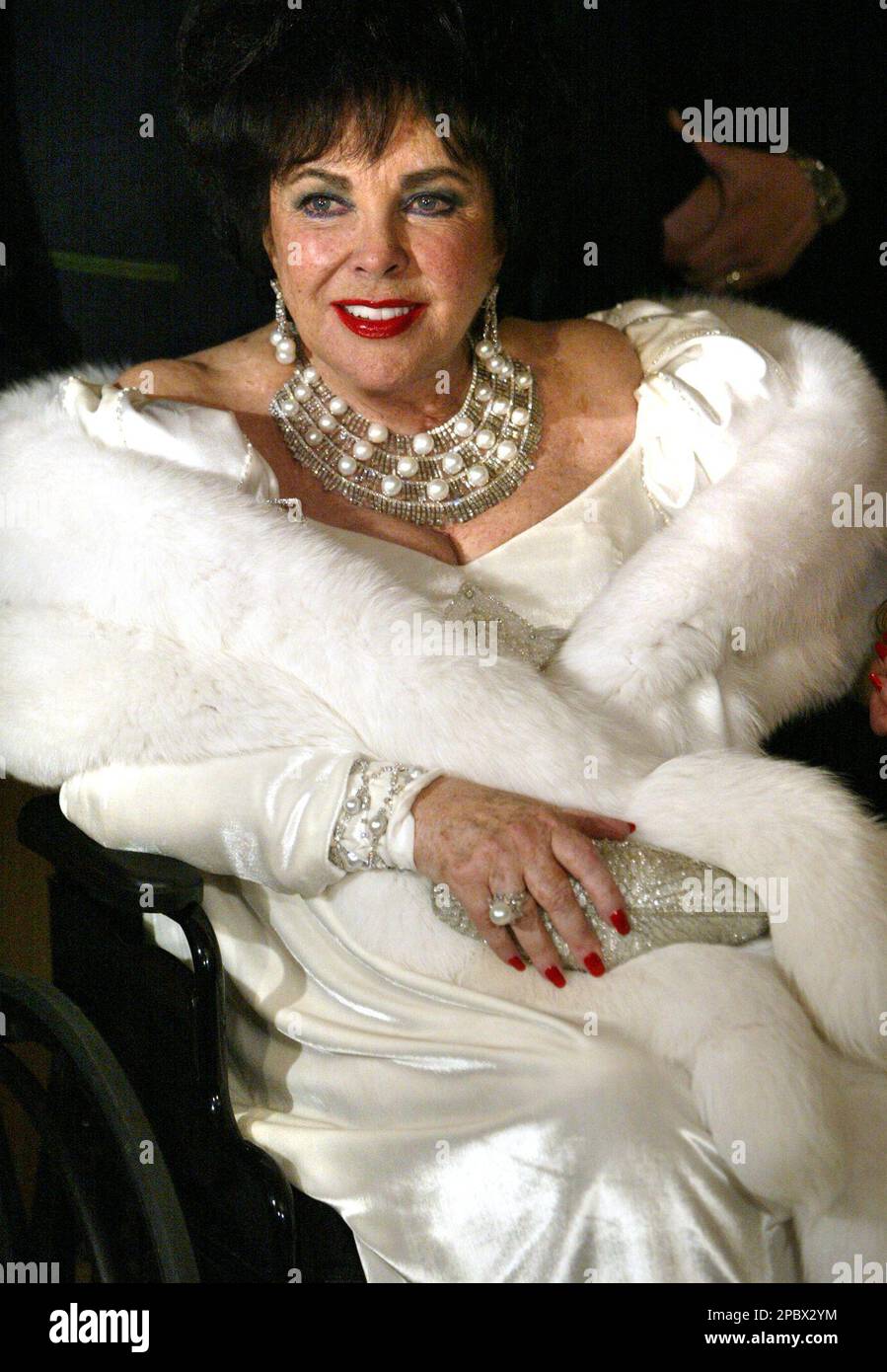 Elizabeth Taylor arrives at her Diamond Jubilee birthday party at the ...