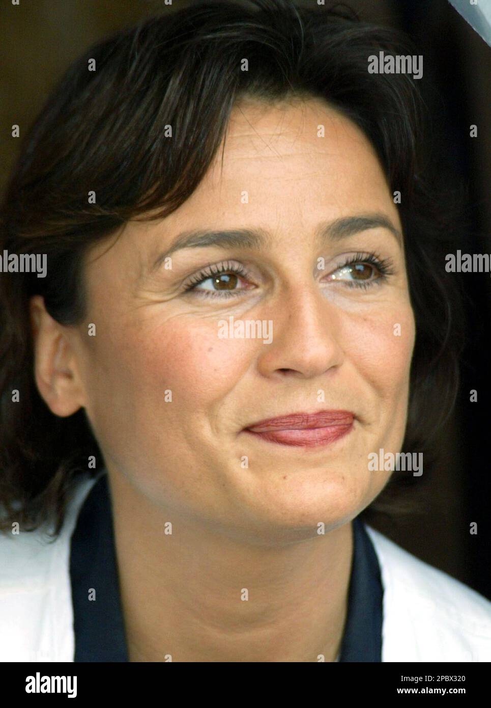 ** ARCHIV ** TV-Journalistin Sandra Maischberger in Berlin am 7. Juni ...