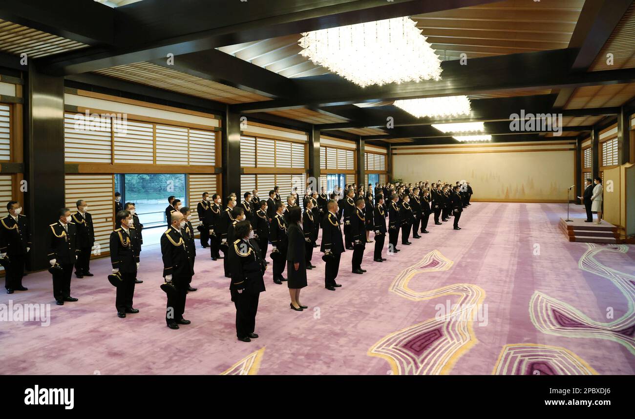 Excellent police officers are given an audience by Japan's Emperor ...