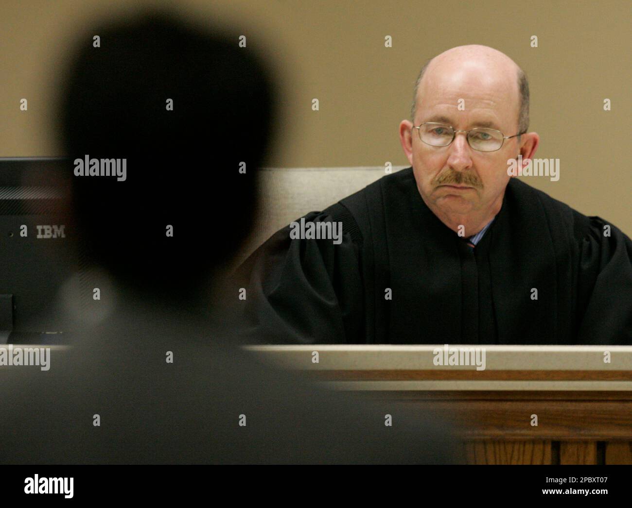 Steven Avery's defense attorney Dean Strang, left, speaks Thursday, Feb ...
