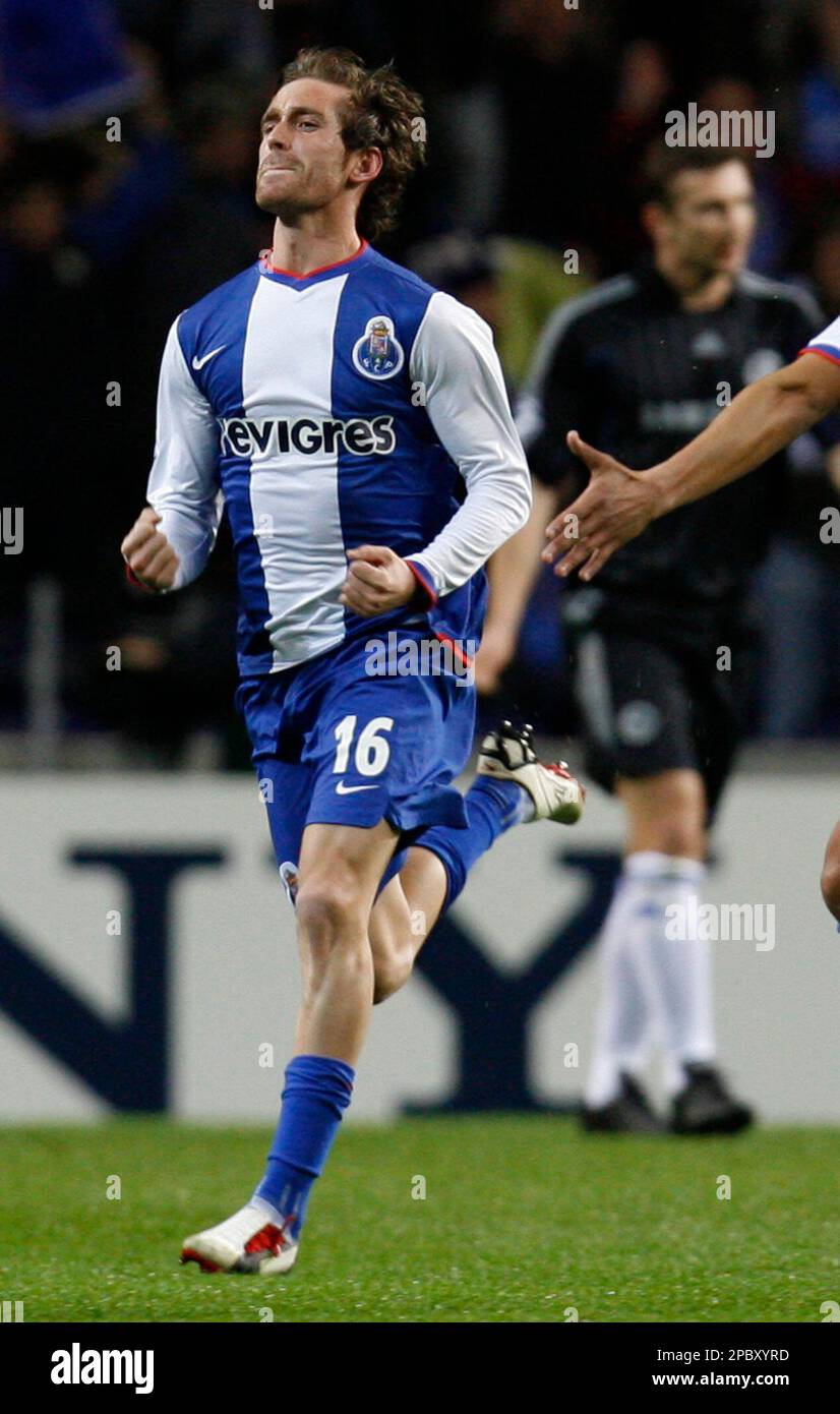 FC Porto's Raul Meireles celebrates after scoring against Chelsea ...