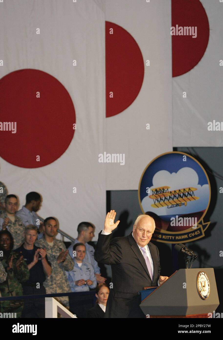 U.S. Vice President Dick Cheney addresses the members of the U.S. force ...