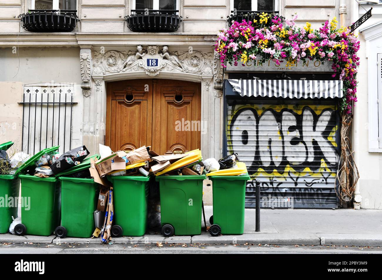 2023 Garbage collection on strike in Paris, France Stock Photo - Alamy
