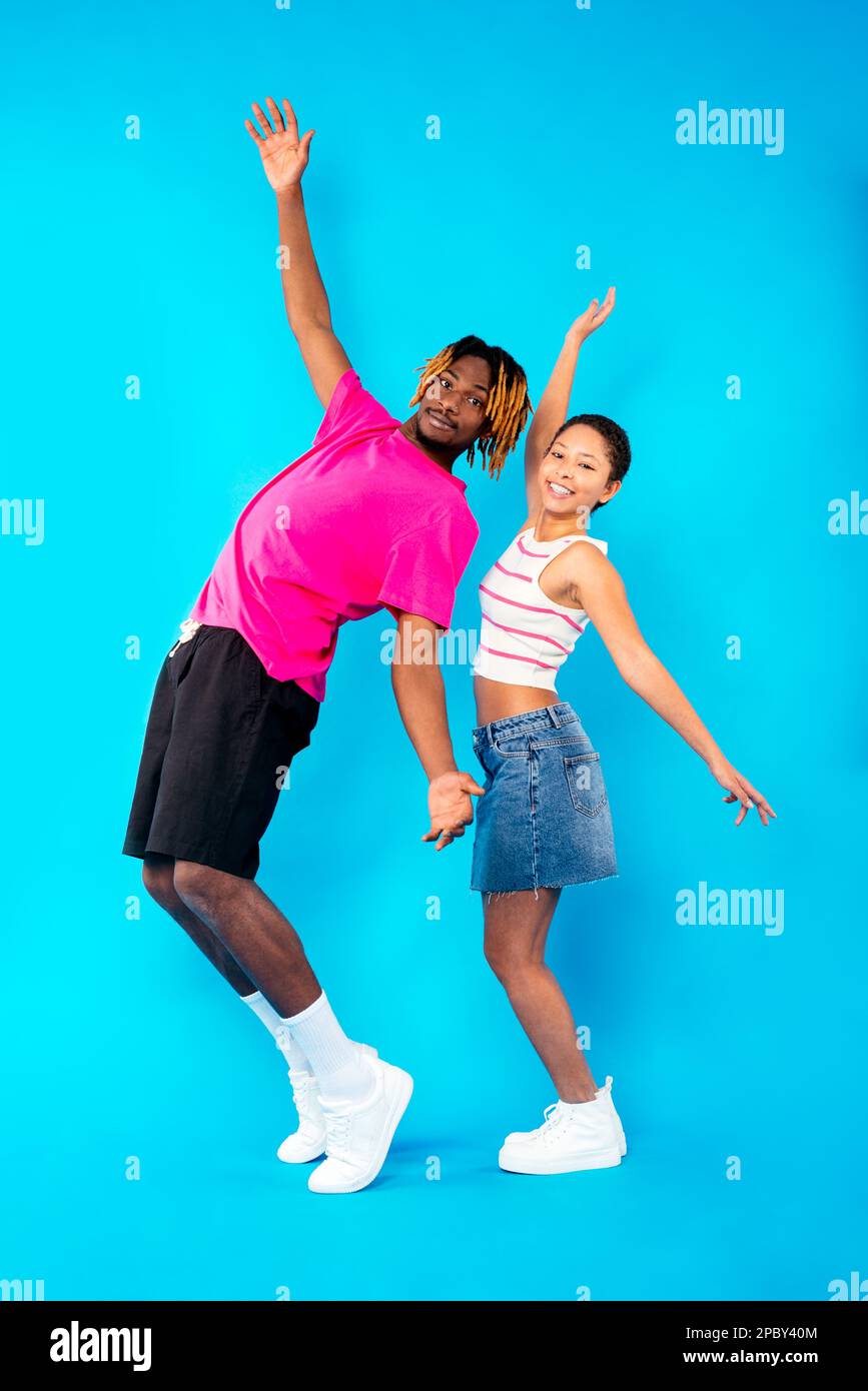 Girlfriend jumping in boyfriend arms hi-res stock photography and ...