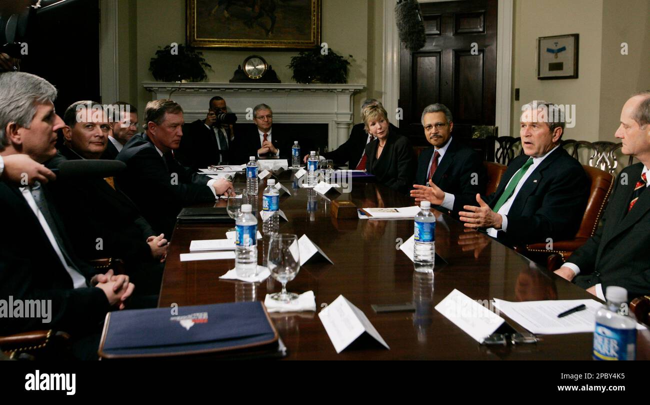 President Bush, second from right, flanked by Larry Glasscock, chairman ...