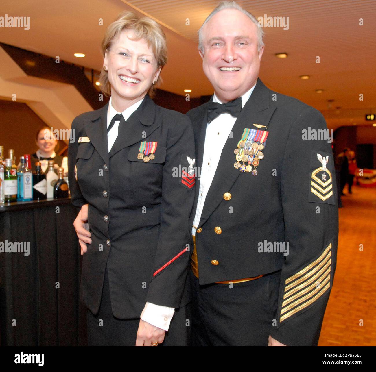 Darrell Hoemann/The News-Gazette Retired Navy veterans Susan and Bill ...