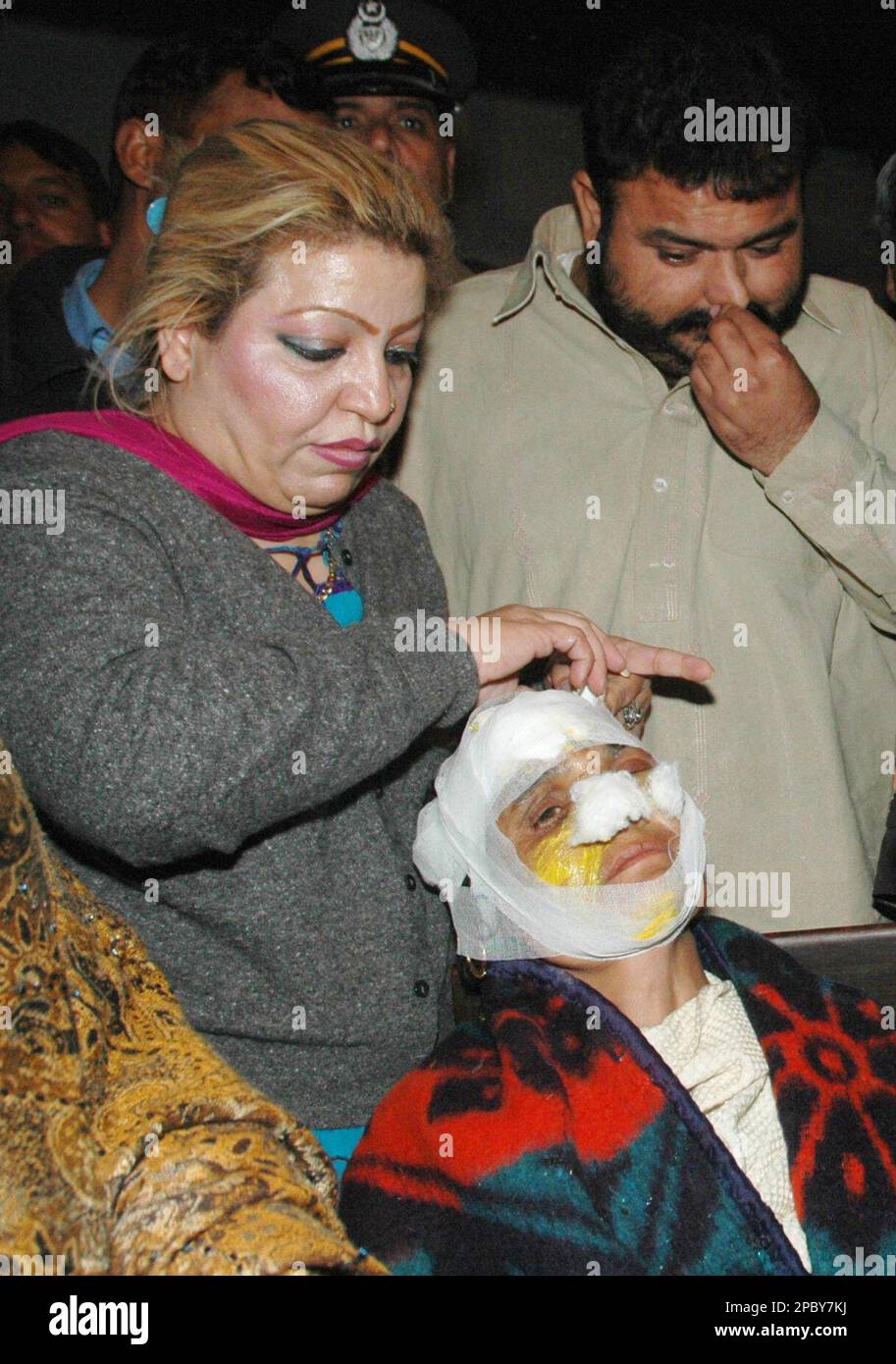 A Pakistani passenger of Pakistan-India bound train gets medical ...