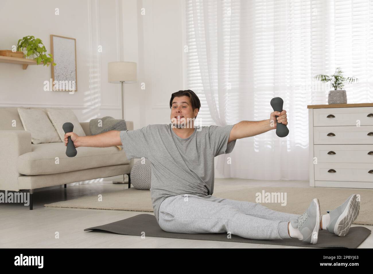 Yoga class indoors overweight hi-res stock photography and images - Alamy