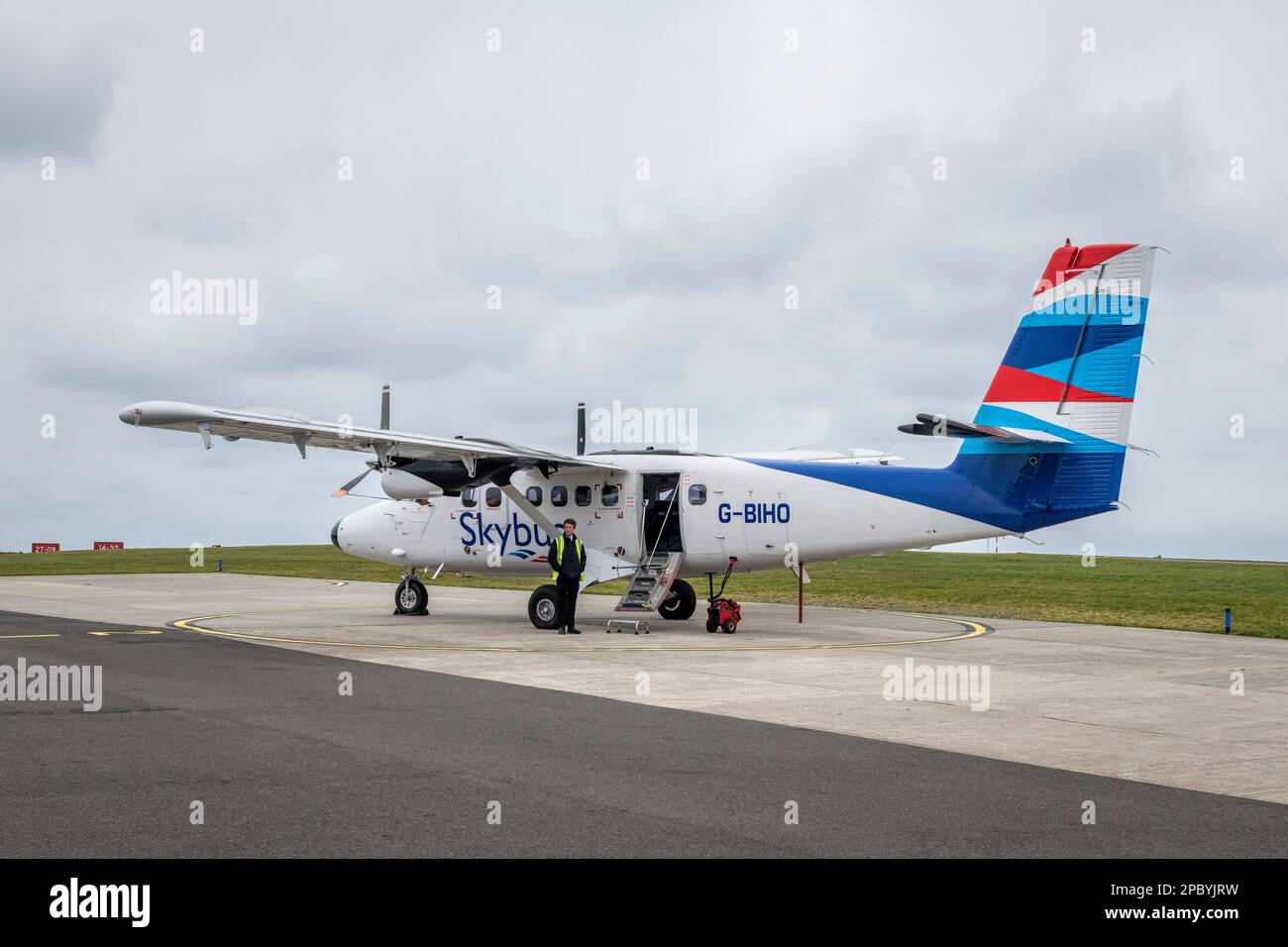 One of the Skybus DHC-6 De Havilland Twin Otter aircraft that fly ...