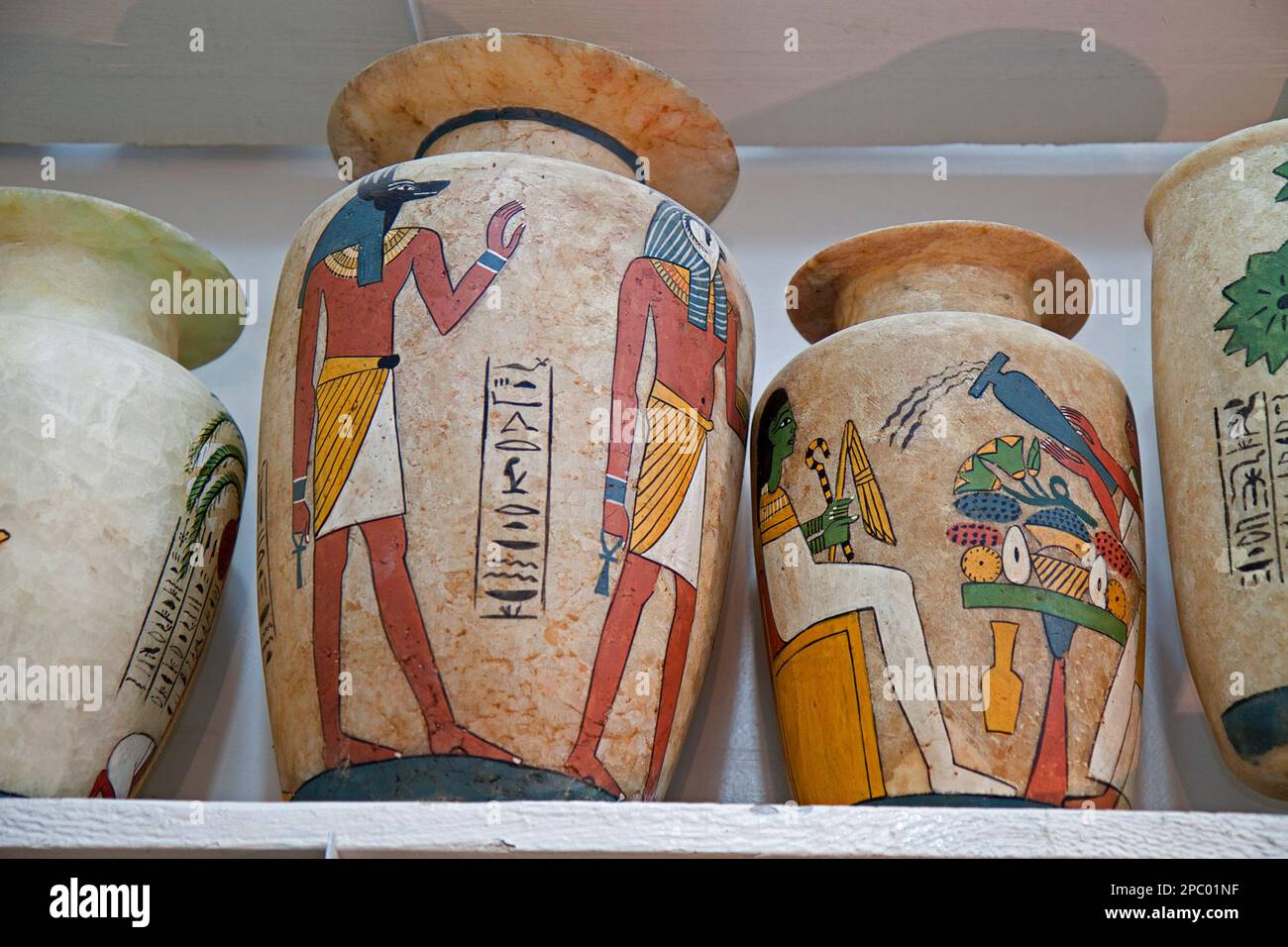 Pottery For Sale, Luxor Egypt Stock Photo - Alamy
