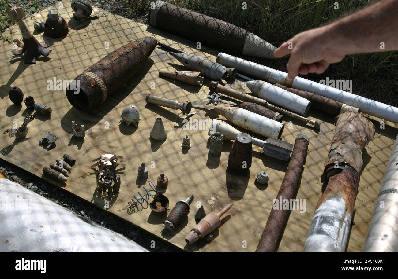 TO GO WITH STORY SLUGGED PUERTO RICO US VIEQUES THE BOMBS.- A bomb ...