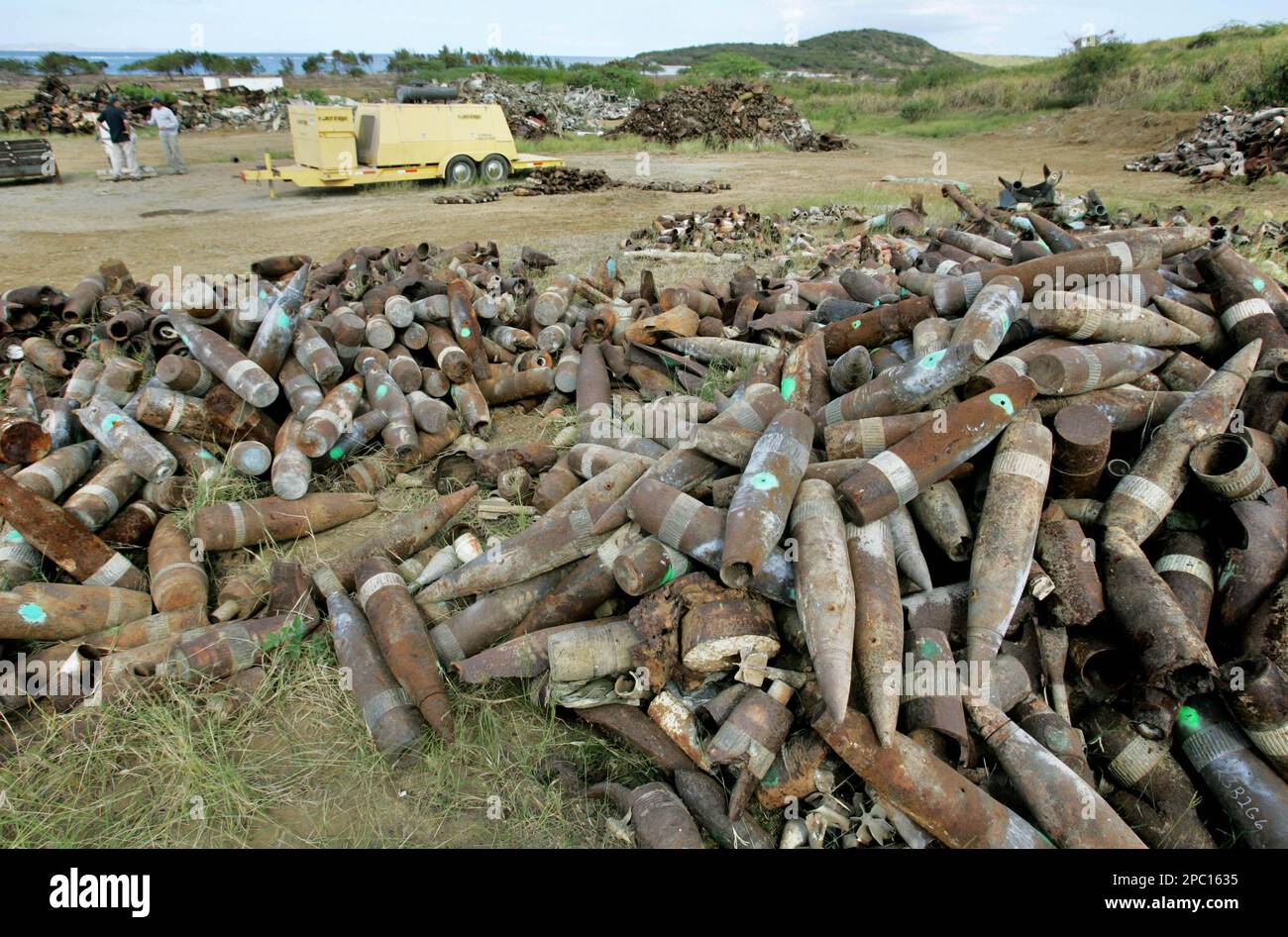TO GO WITH STORY SLUGGED PUERTO RICO US VIEQUES THE BOMB.- Disabled and ...